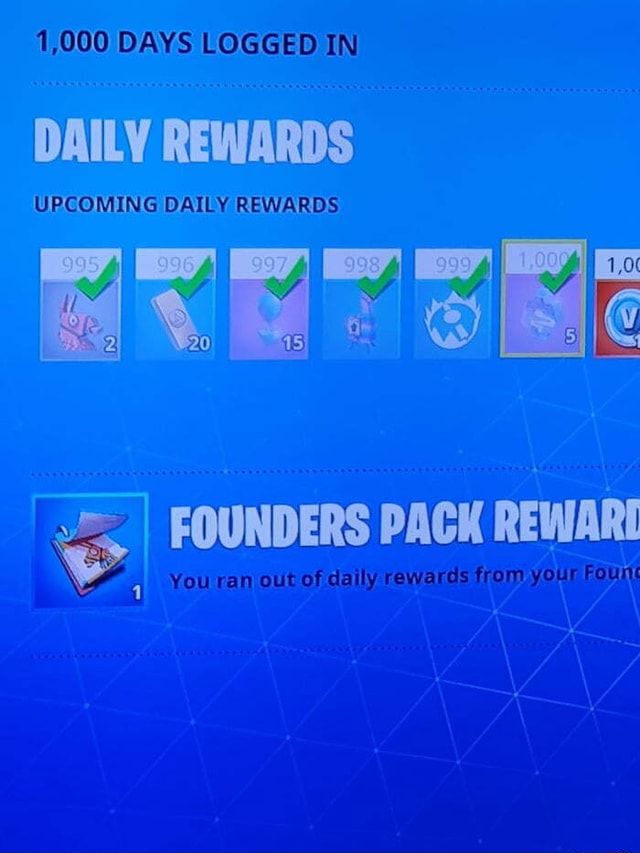 1,000 DAYS LOGGED IN DAILY REWARDS UPCOMING DAILY REWARDS 20 Al ...
