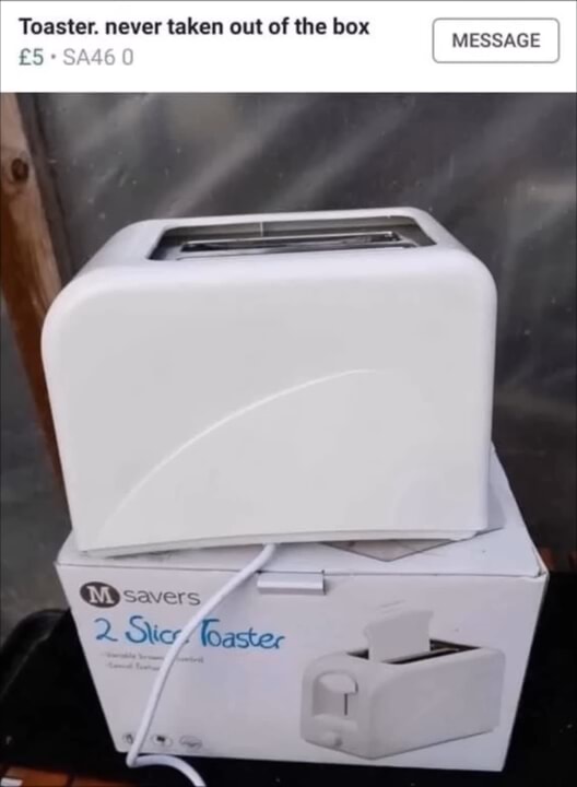 Toaster. never taken out of the box MESSAGE savers 2 Sic, (aster ...