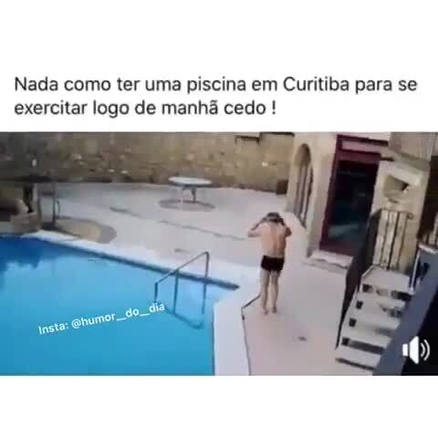 Nada como ter uma piscina em Curitiba para se exercitar logo de manhã ...
