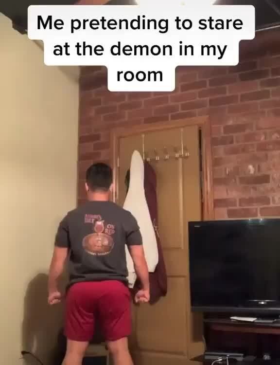 I Me pretending to stare at the demon in my - iFunny Brazil