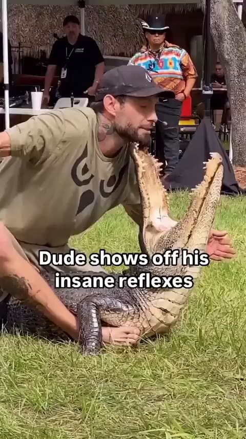 Dude shows off his insane reflexes - iFunny